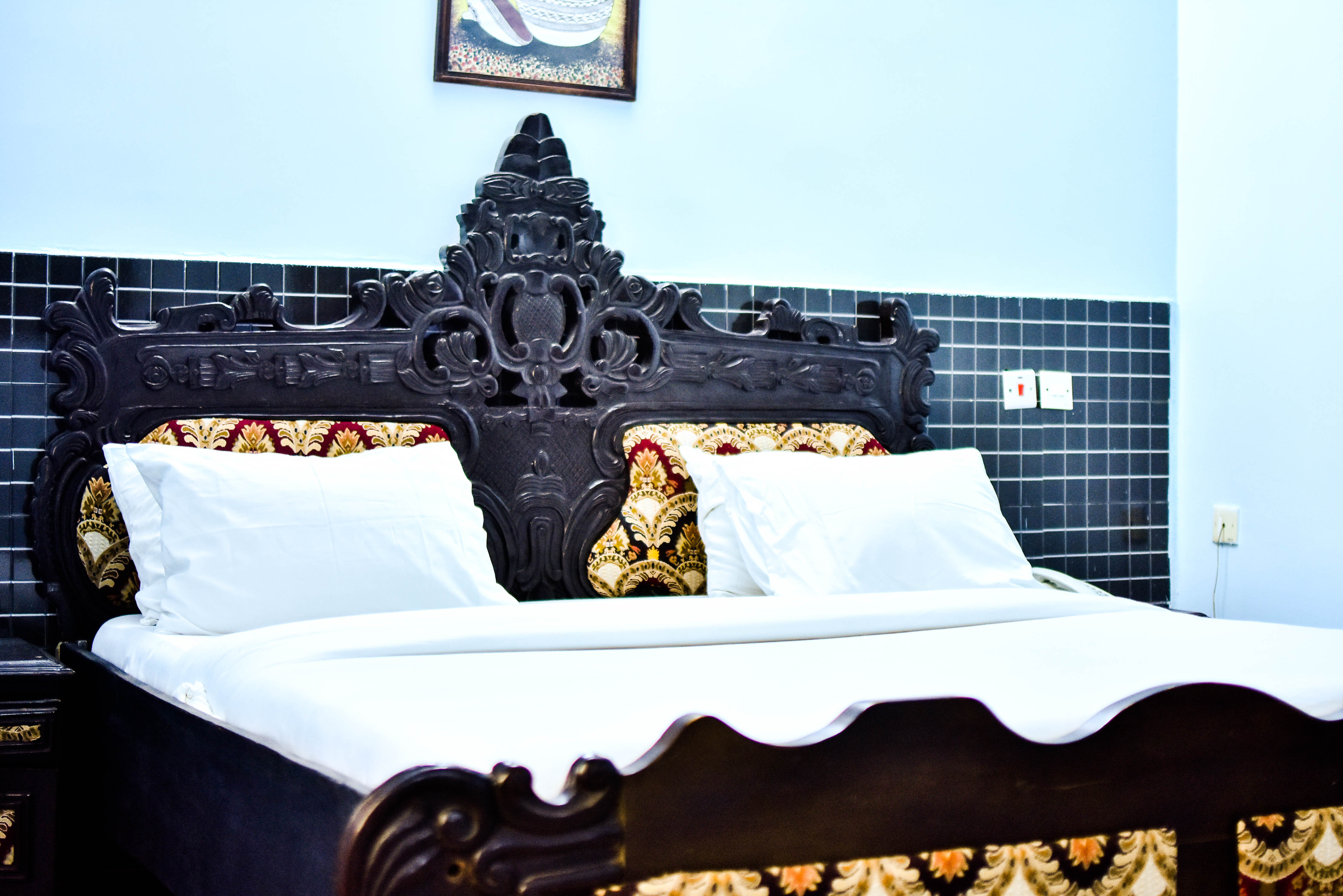Rooms & Suites - Gordon Resort Hotel